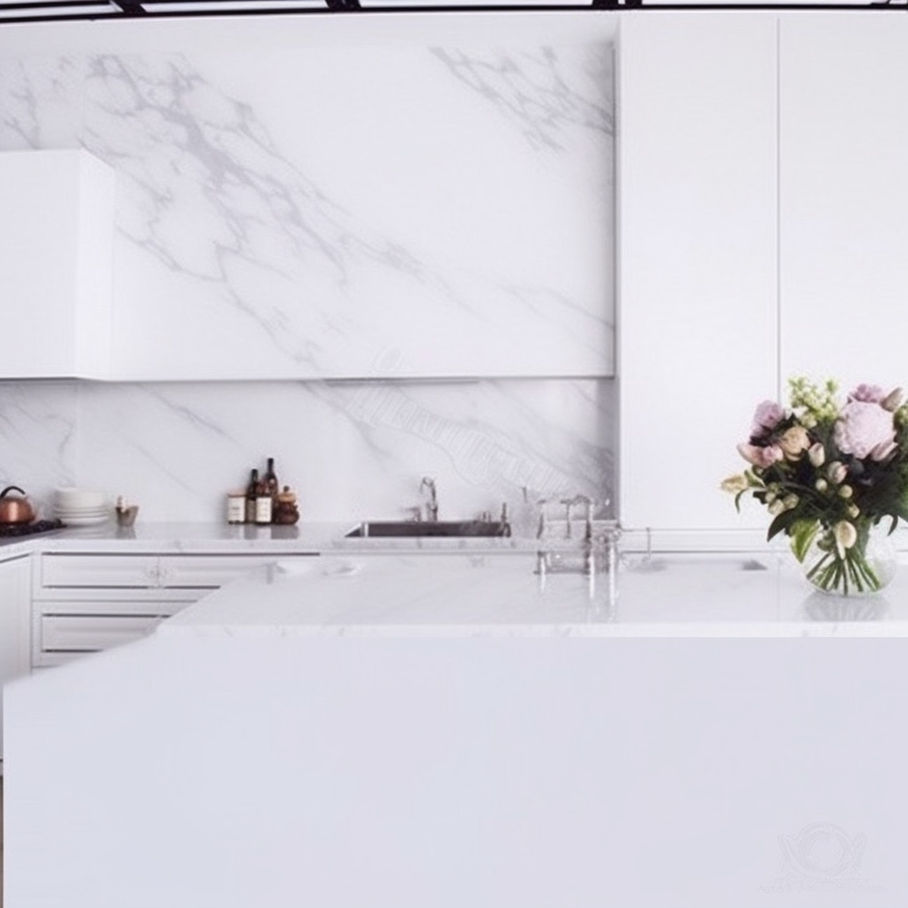 Plan de Travail en Marbre Blanc “Neige” - MEILLEUR PLAN CUISINE